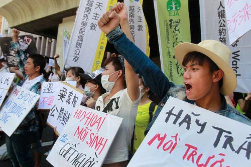 Protests in Vietnam Over Formosa Oil Spill Continue | Modern Southeast Asia